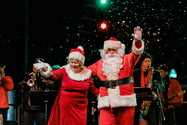 Red Bank Switches on the Holiday Lights - Two River Times