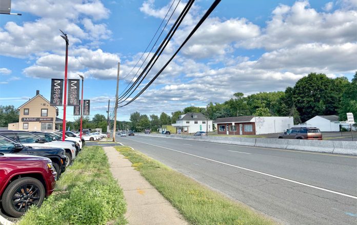 Residents Criticize Proposed LED Billboards in Middletown - Two River Times